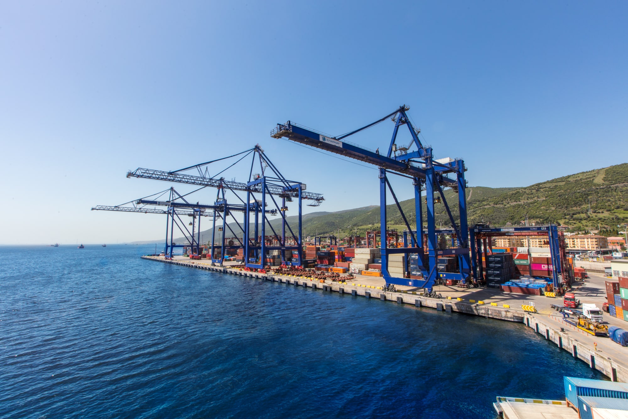 CONTAINER TERMINAL SERVICES